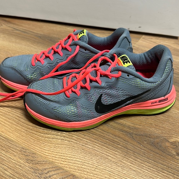 Nike | Shoes | Nike Dual Fusion Run 3 Sneakers | Poshmark